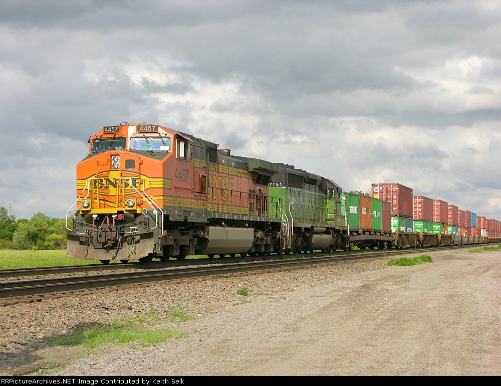 BNSF 4457